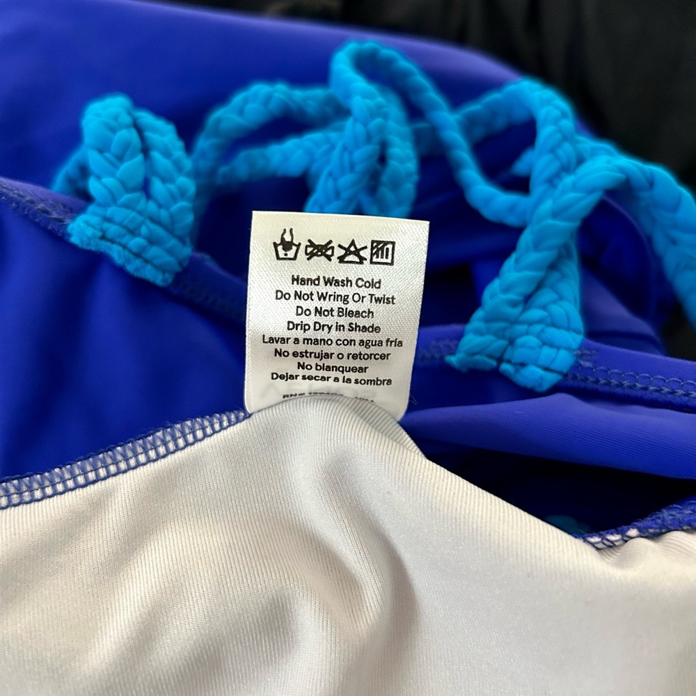 Venus Womens Plunge One Piece Bathing Suit 14 - Gem